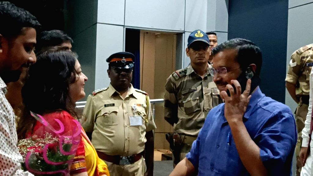 Free Photo : Mumbai AAP President Preeti Sharma-Menon and other leaders ...