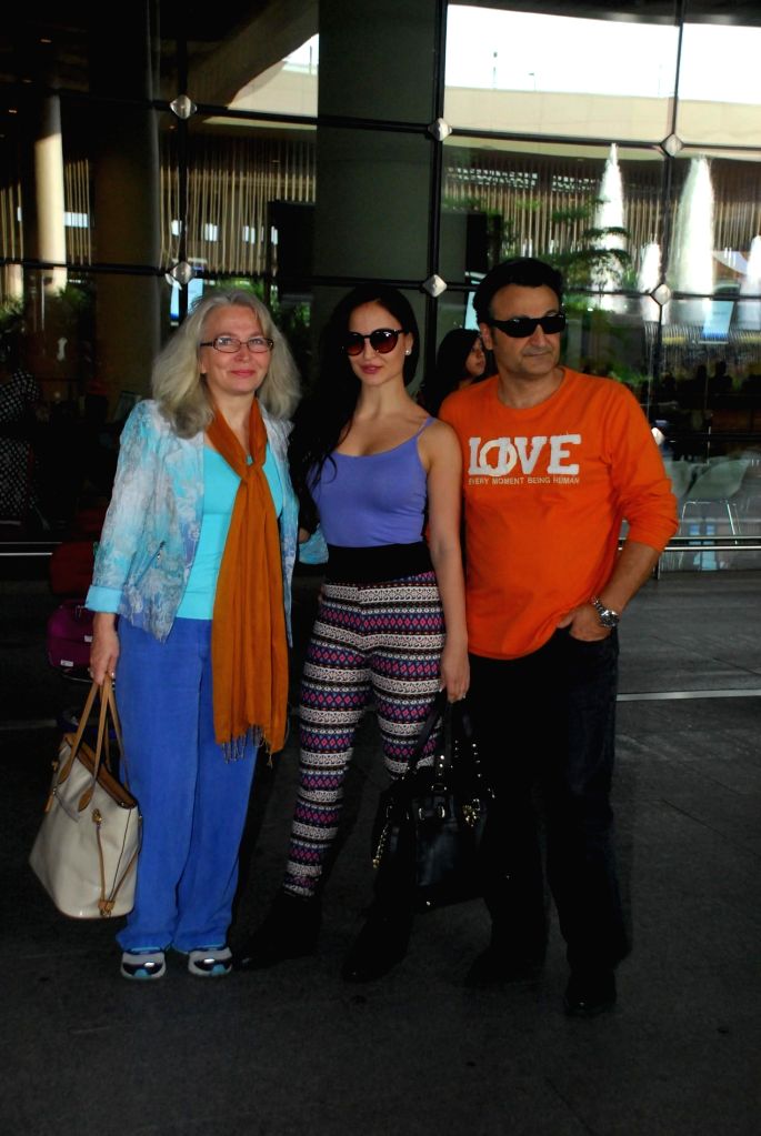 Priyanka, Ellie Avram return from Abu Dhabi Film Festival