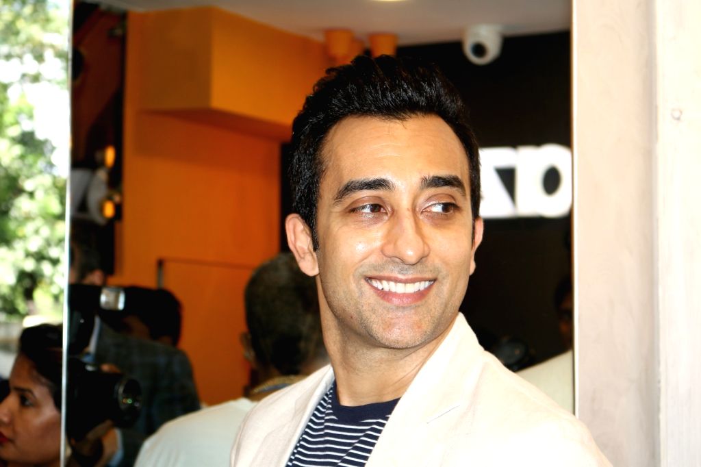 Get back to studies, Rahul Khanna tells distracted Instagram fan