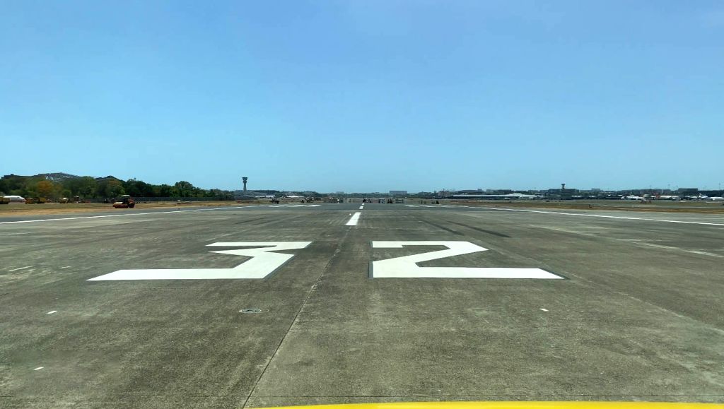 Free Photo : Mumbai Airport's second runway gets a new 'carpet' for ...
