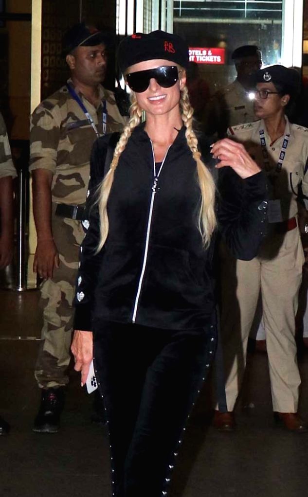 Paris Hilton shows up in Mumbai, all set to promote her fragrance