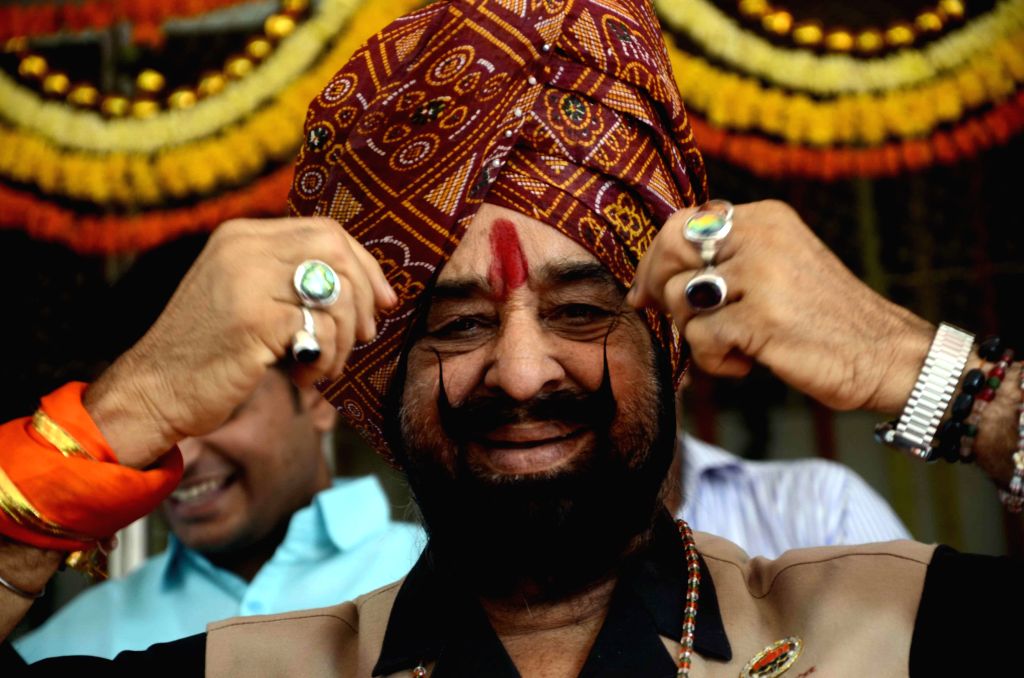 Tara Singh at Maharashtra Legislative Assembly