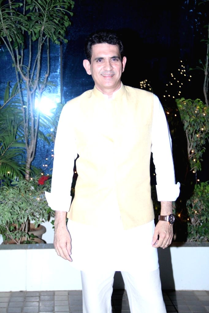 Omang Kumar hosts party for his film Mary Kom