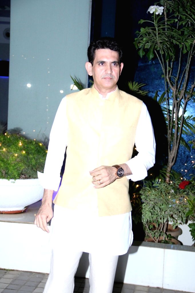 Omang Kumar hosts party for his film Mary Kom