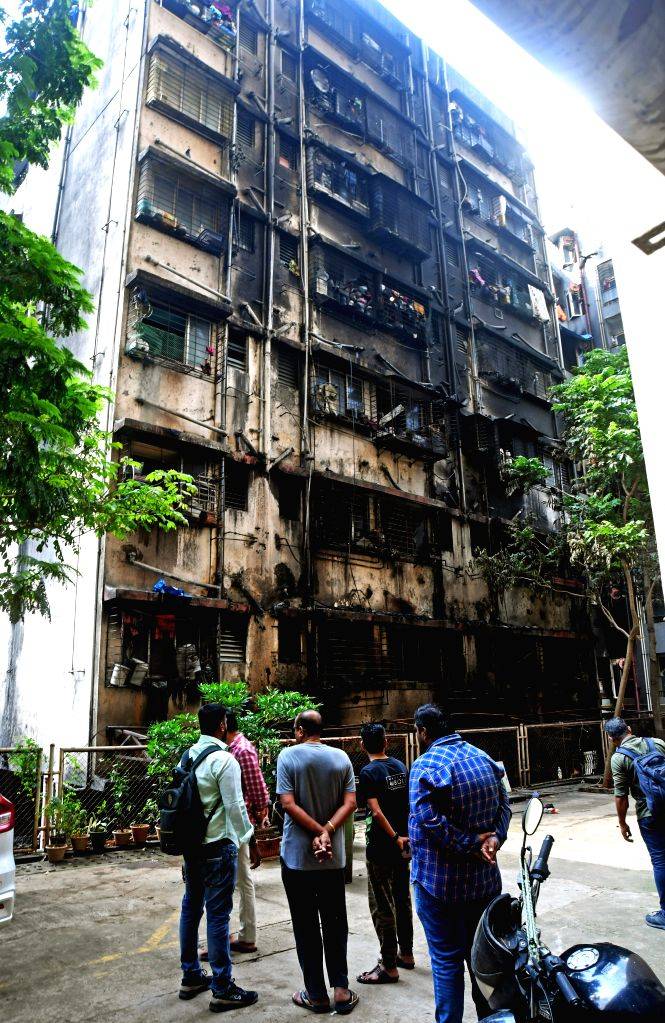 Mumbai : Fire broke out at a seven-storey residential building in ...