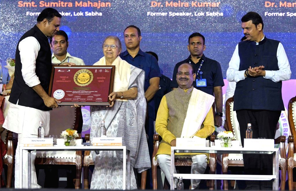 Mumbai : Former Lok Sabha speaker Sumitra Mahajan being presented a memento