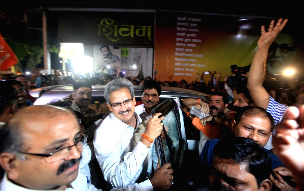 Anil Desai arrives at Shiv Sena Bhavan