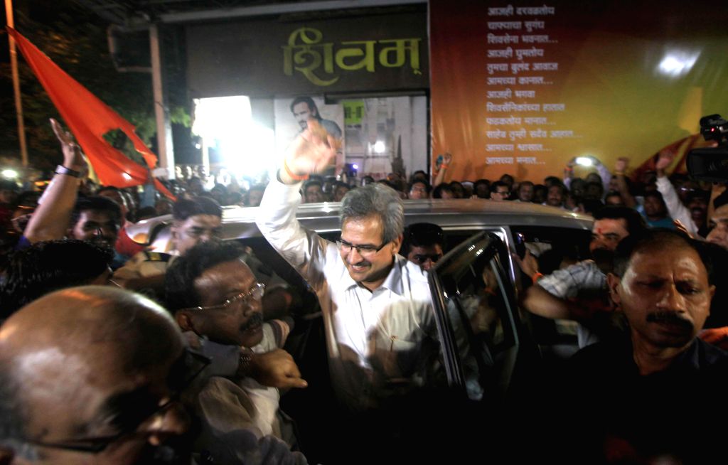 Anil Desai arrives at Shiv Sena Bhavan