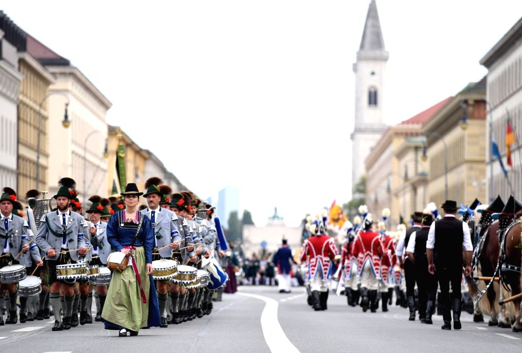 GERMANY-MUNICH-OKTOBERFEST-PARADE
