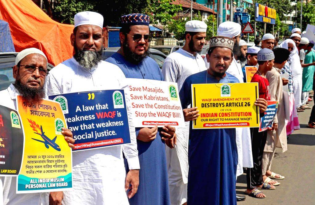 Muslim Community Protests in Kolkata Over Waqf Bill Amendments
