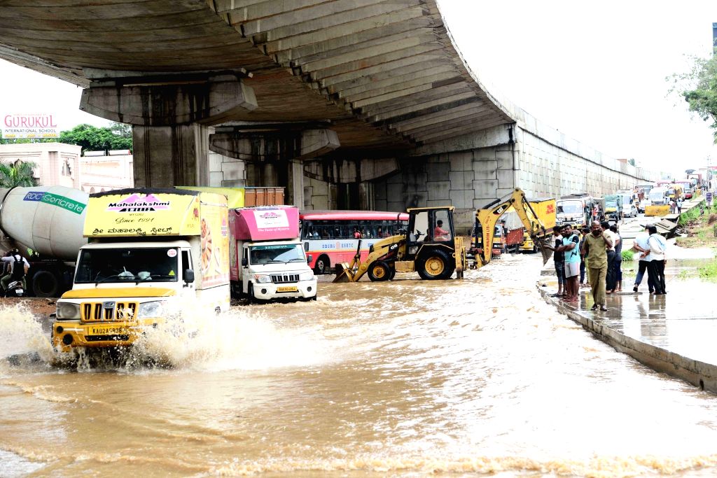 Mysore : Traffic jam at Mysore Highway due to flood