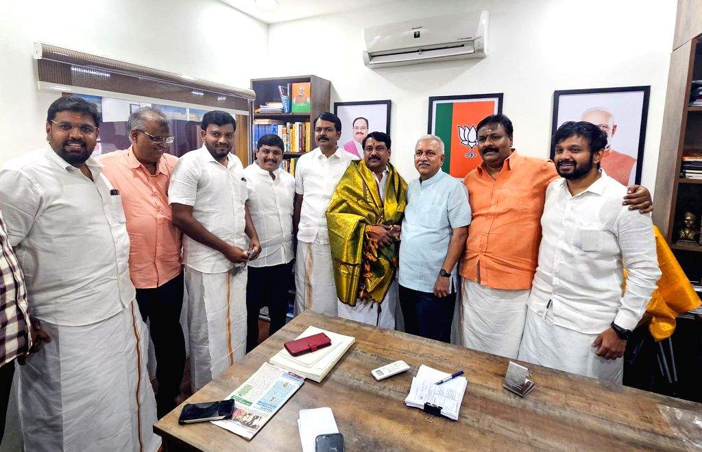 Nainar Nagenthiran Meets Narayanan Tirupati