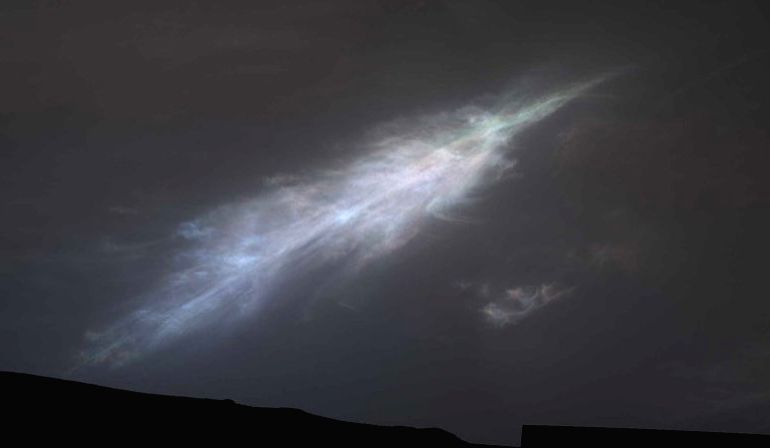 Free Photo : NASA's Curiosity spots first 'Sun rays' on Mars
