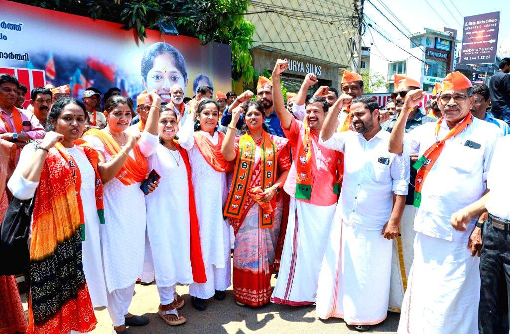 Navya Haridas holds Roadshow in Kozhikode