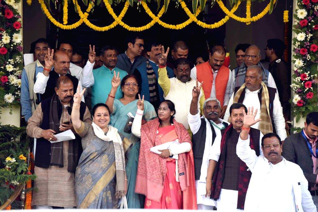 NDA MLA's flash victory sign after prove the trust vote Bihar Chief ...