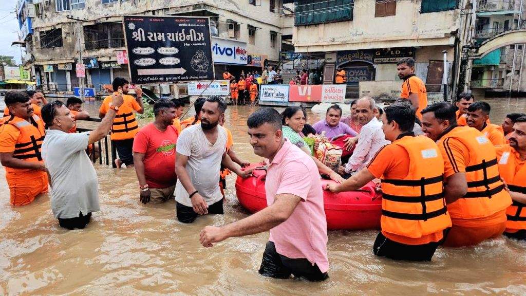 NDRF team carries out rescue operations for approximately 250 people ...