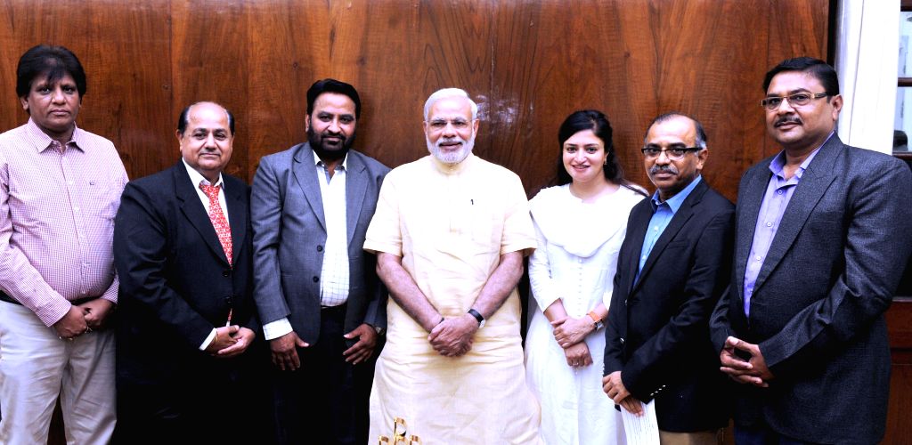 Jamnagar Factory Association delegation calls on Modi