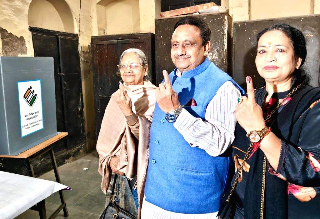 BJP MP Praveen Khandelwal casts his vote for the Delhi Assembly Elections