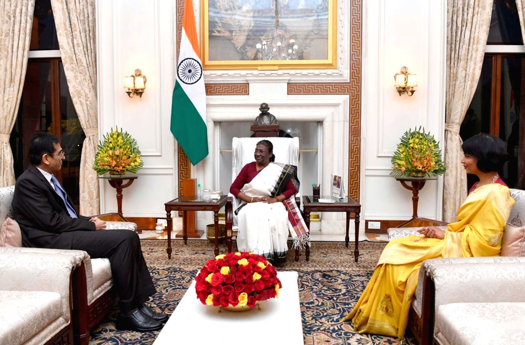 New Delhi : Chief Justice of India Justice DY Chandrachud and his wife ...