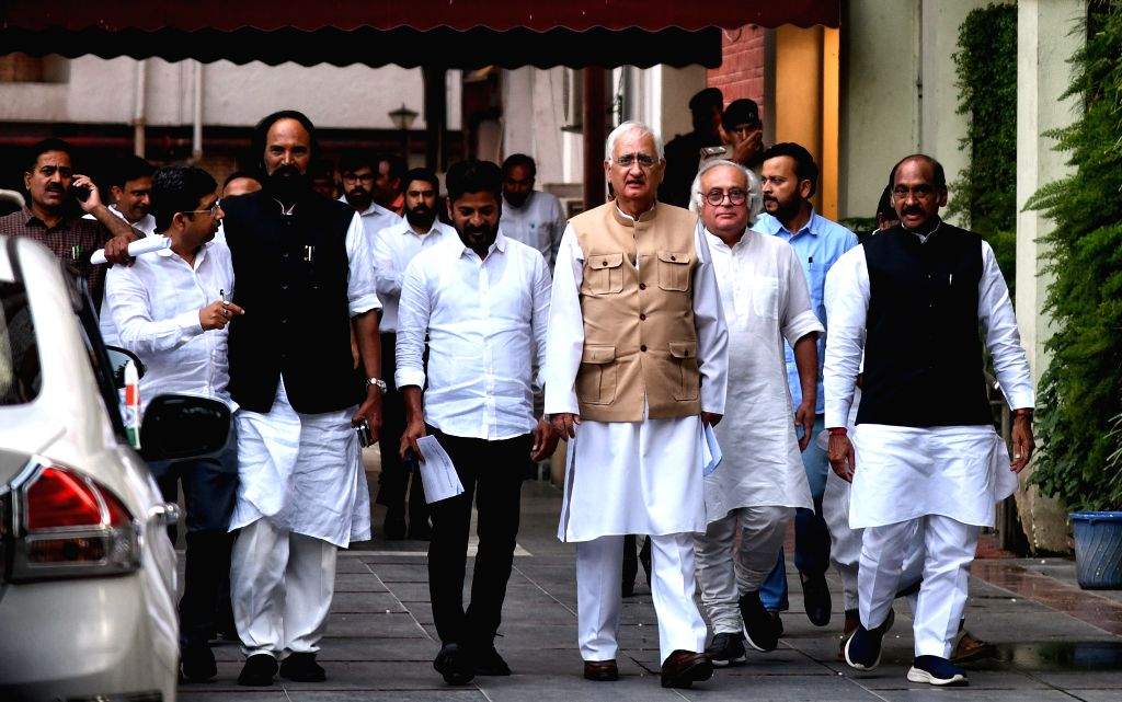 New Delhi : Congress leaders come out after meeting the Election ...