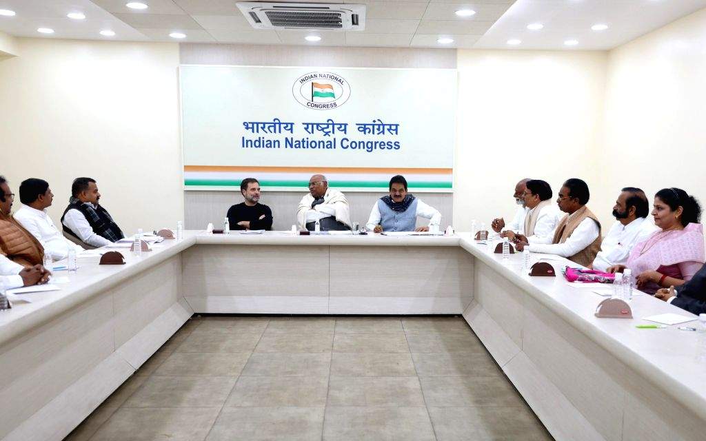 New Delhi : Congress President Mallikarjun Kharge with party leaders ...