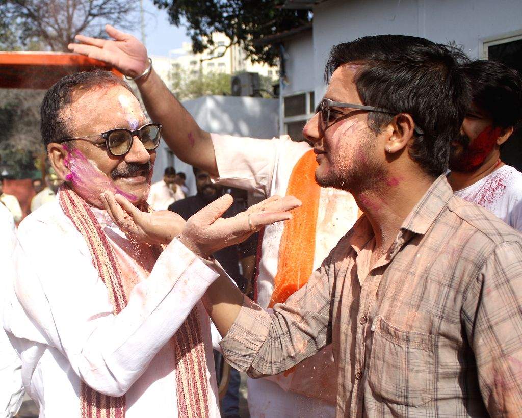 New Delhi : Delhi BJP President Virendra Sachdeva celebrates Holi with ...