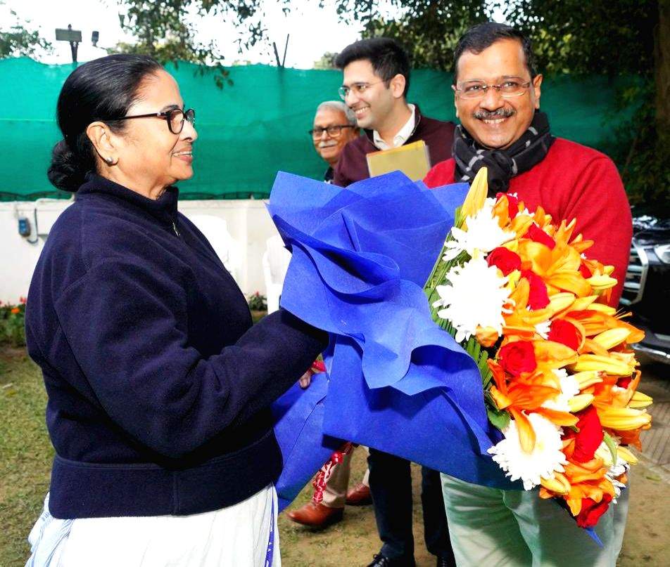 Delhi CM and AAP national convener Arvind Kejriwal meets West Bengal CM ...
