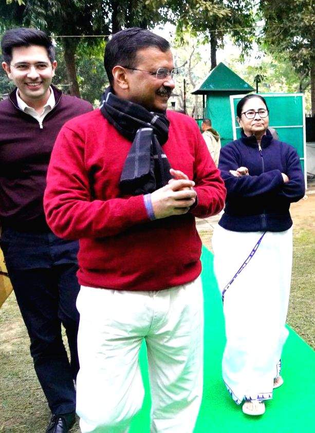 Delhi CM and AAP national convener Arvind Kejriwal meets West Bengal CM ...