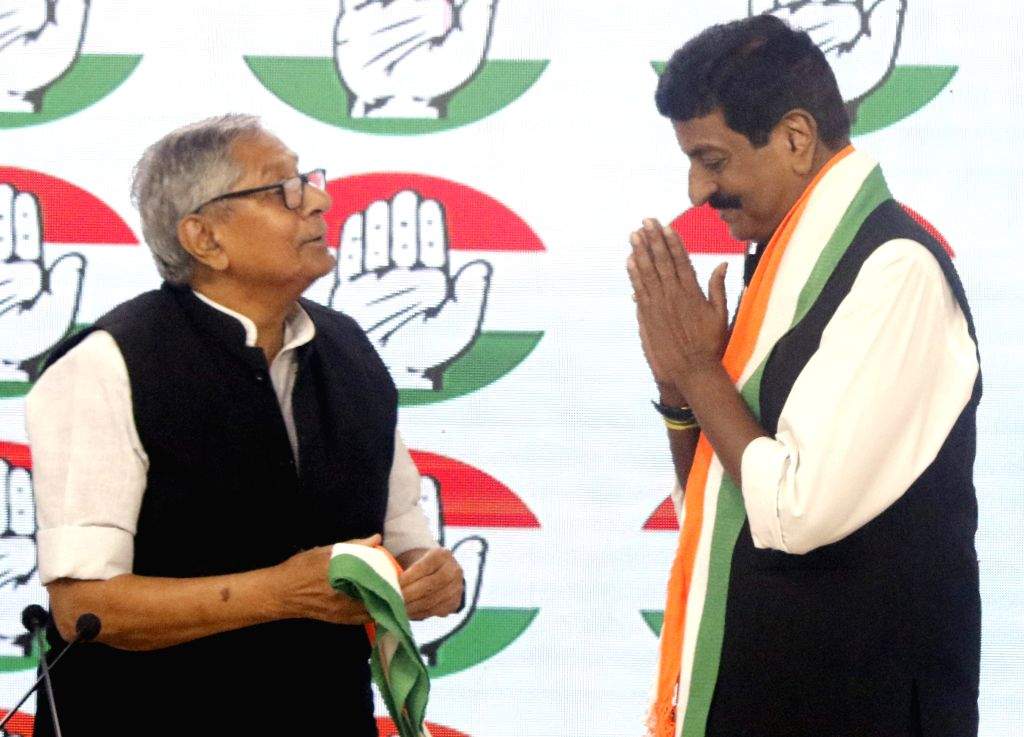New Delhi : Former IPS officer Karuna Sagar joins Congress Party
