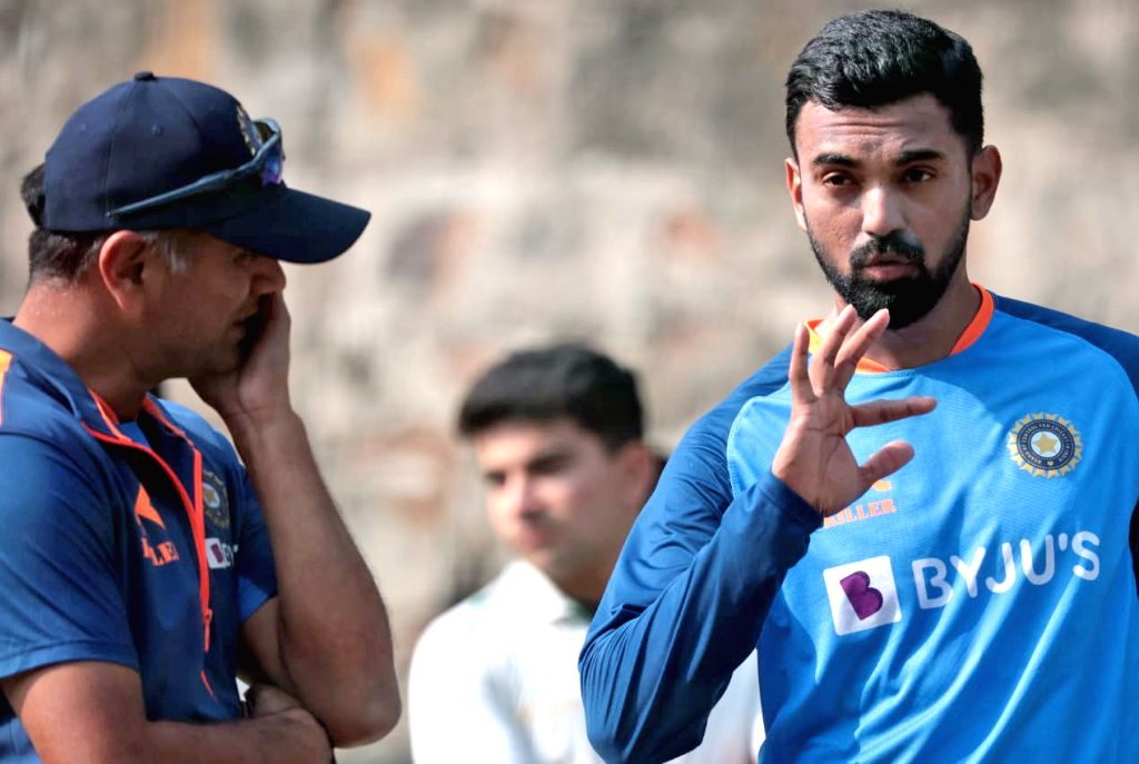 : New Delhi : Indian cricketer KL Rahul with Head Coach Rahul Dravid ...