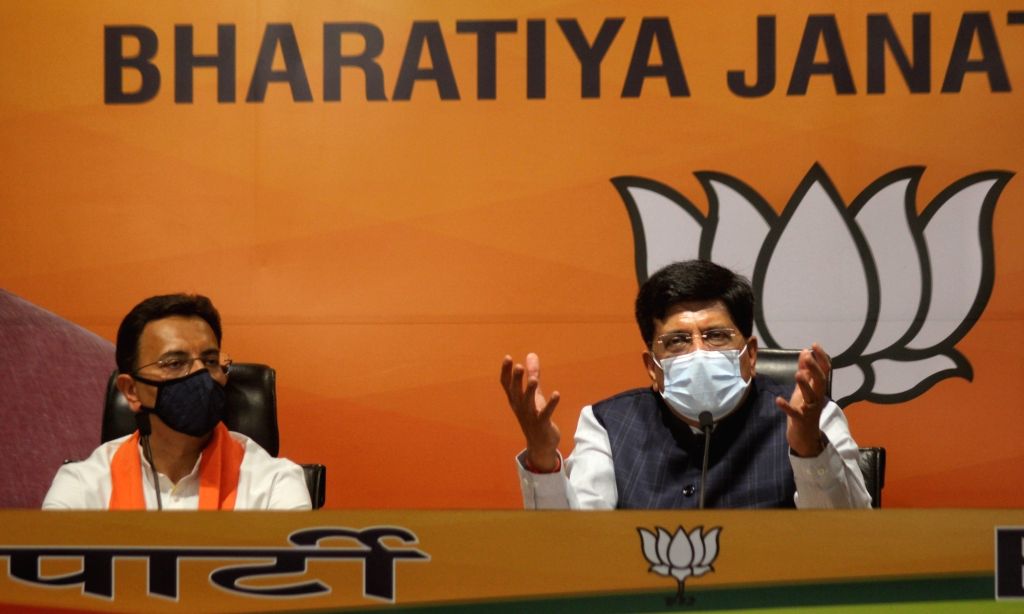 Big jolt for Congress as Jitin Prasada joins BJP (Ld)