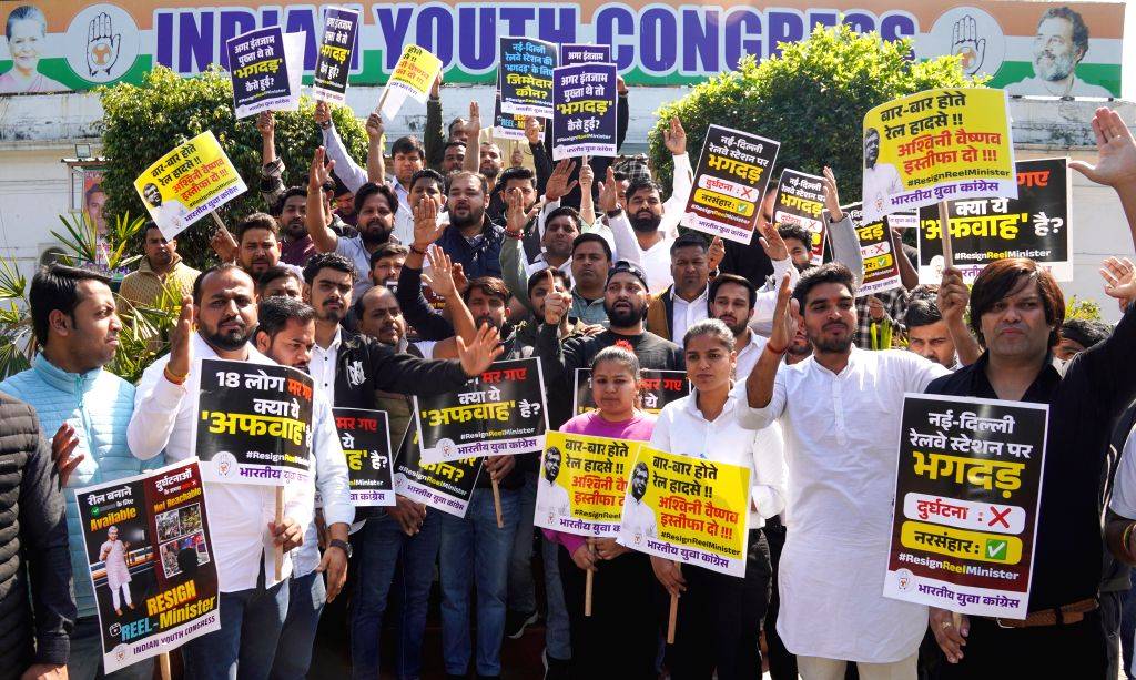 Indian Youth Congress (IYC) members protest on demands resignation of ...