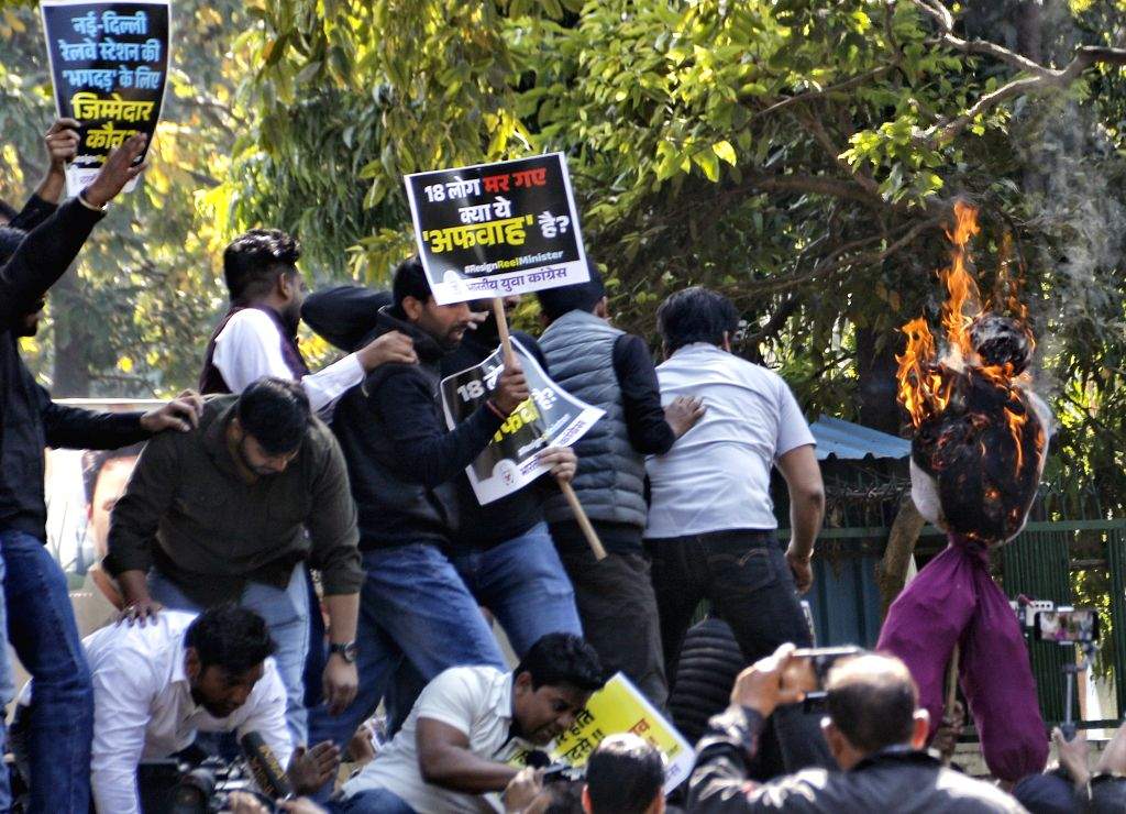 Indian Youth Congress (IYC) members protest on demands resignation of ...