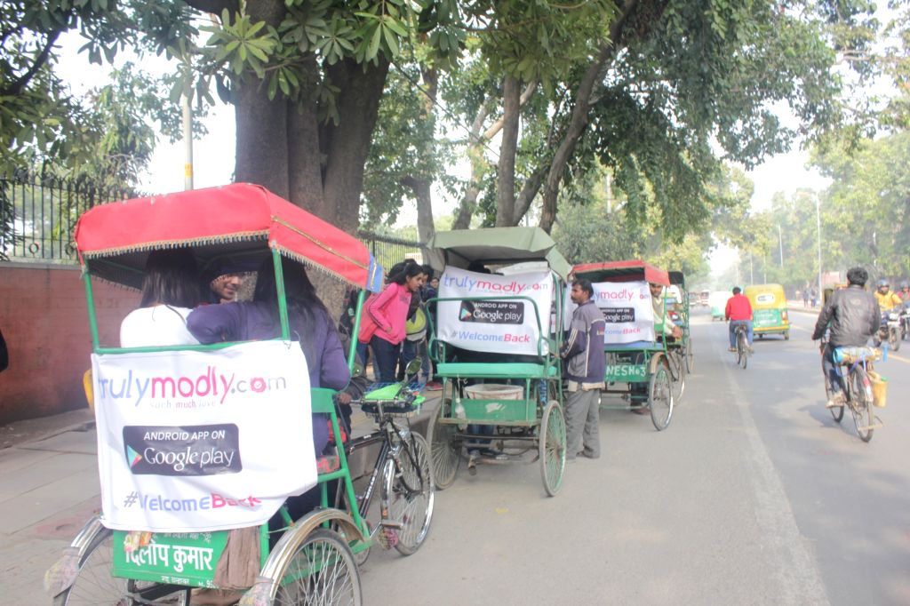 Delhi-NCR: Crowded e-rickshaws, no masks, buzzing markets