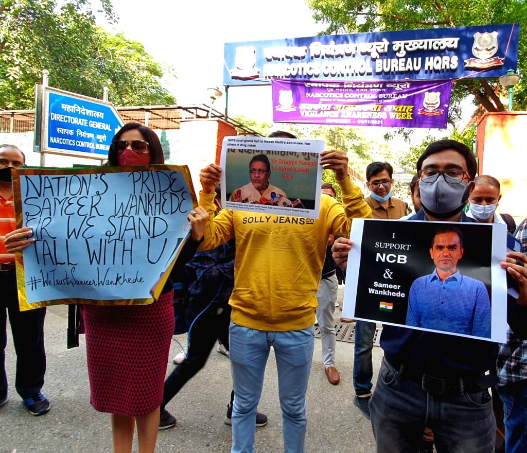 : New Delhi : NCB officer Sameer Wakhade and Sushant Singh Rajput ...