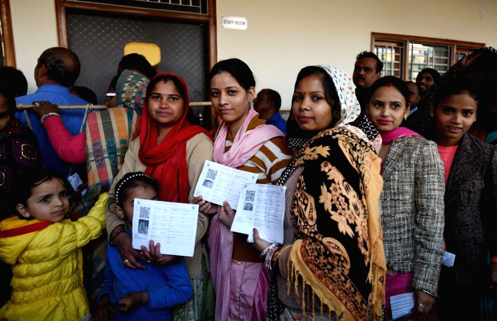 Delhi turnout goes up in last few hours, 54.65% voting by 6 p.m