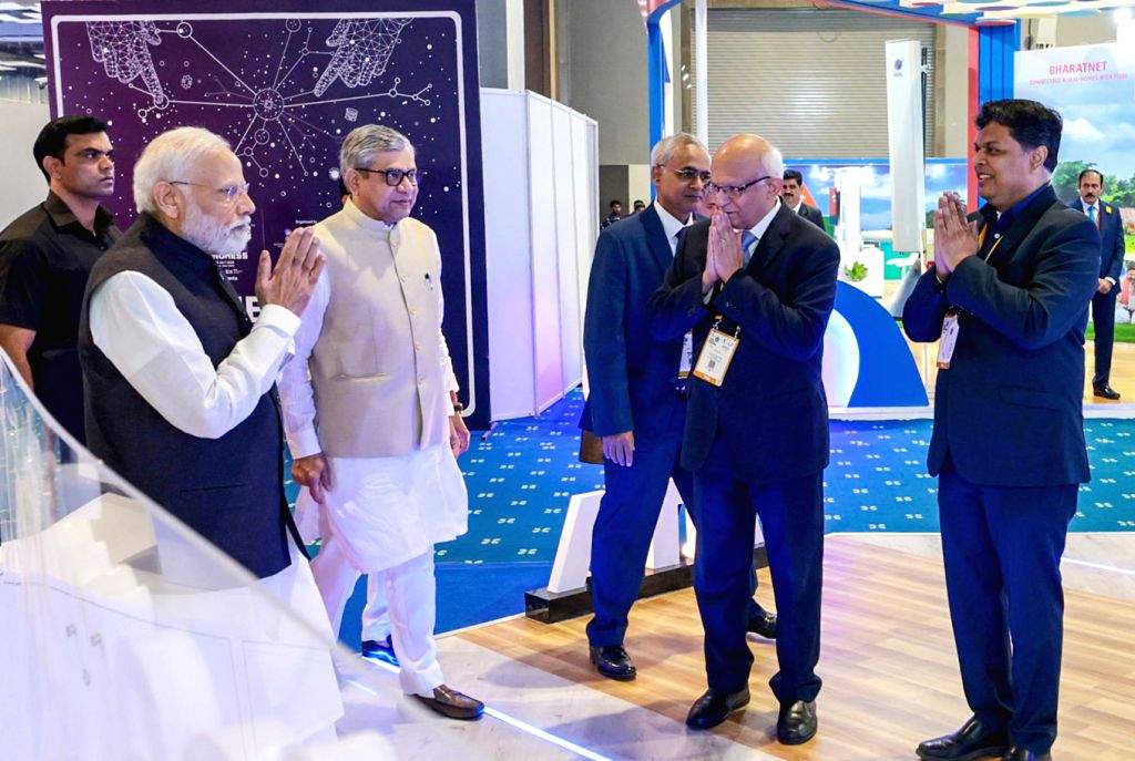 New Delhi : PM Modi visits an exhibition at 7th Edition of the India ...