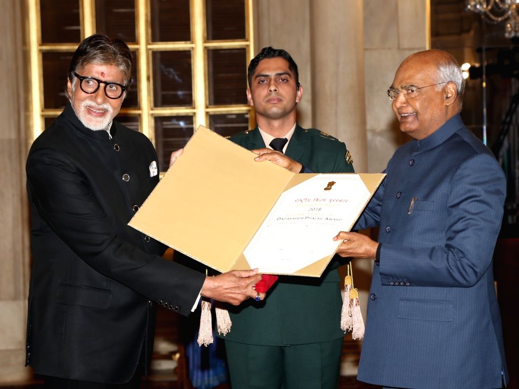 Amitabh Bachchan receives Dadasaheb Phalke Award