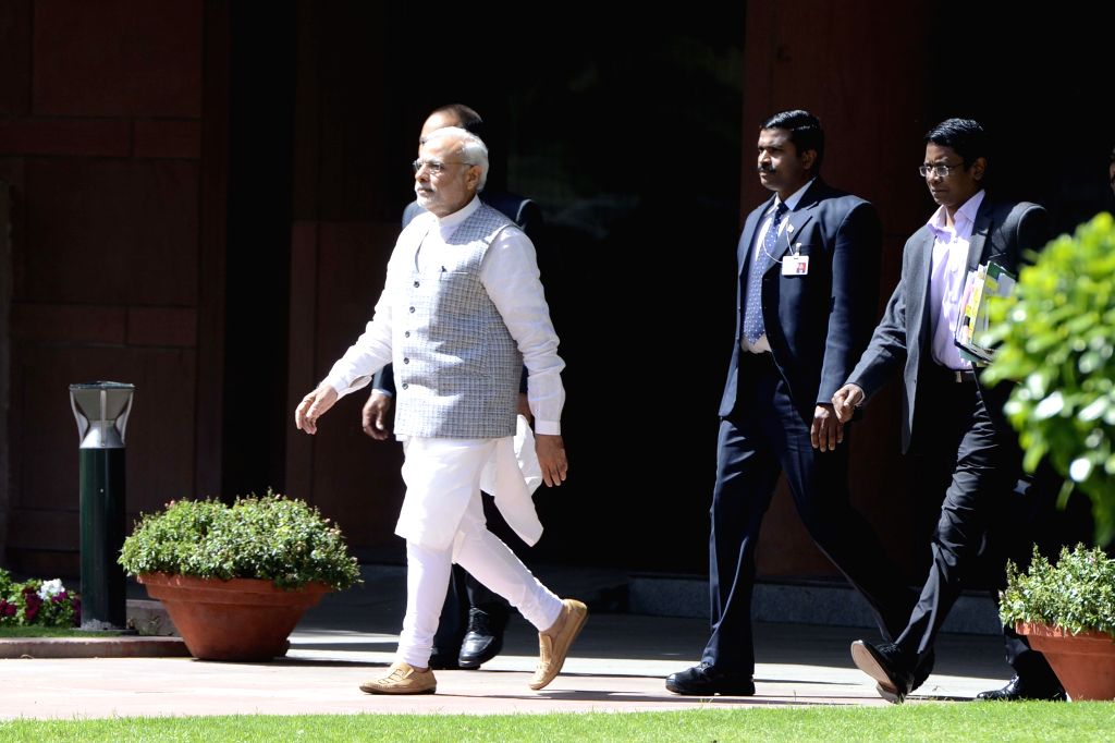Modi comes out after meeting Mamata Banerjee