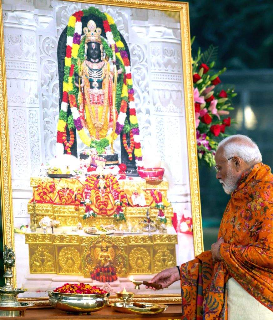 New Delhi : Prime Minister Narendra Modi lights 'Ram Jyoti' after the ...