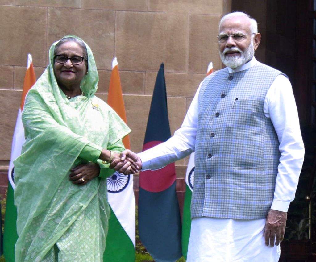 New Delhi:Prime Minister Narendra Modi,shakes hand with Bangladesh ...