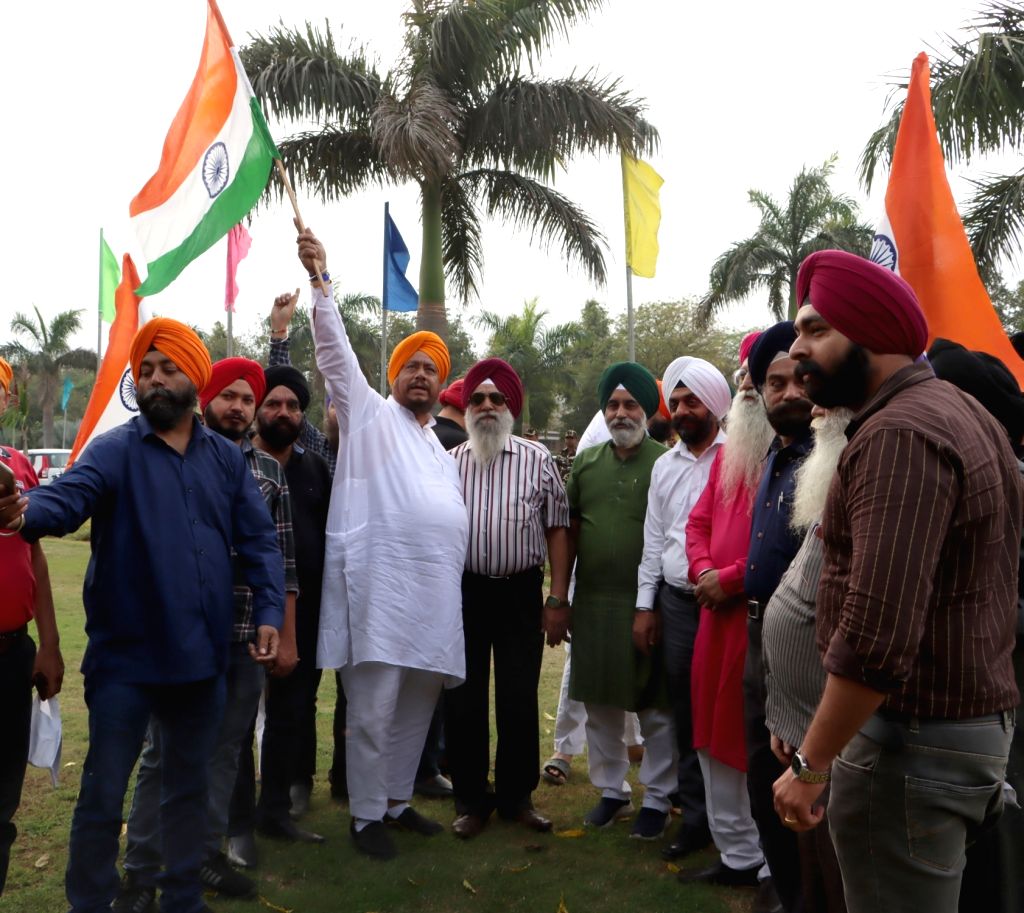 Delhi: Scores protest outside British High Commission against pro ...