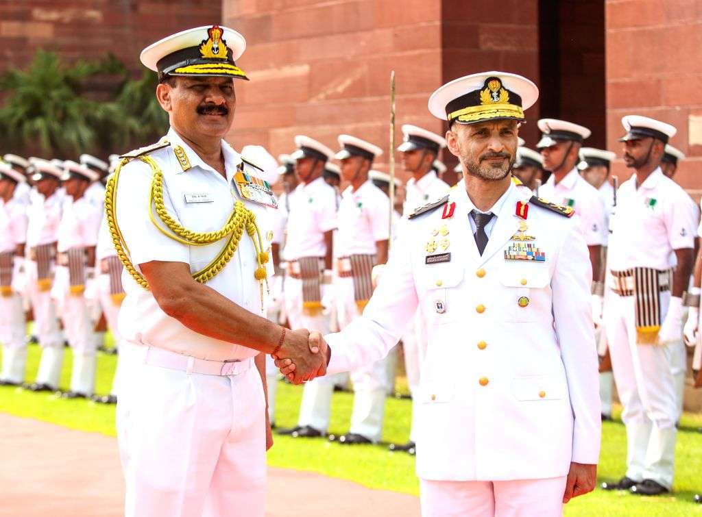 UAE Naval Commander Receives Guard of Honour