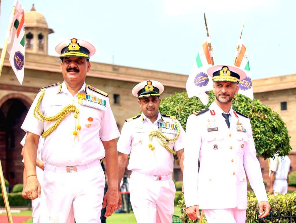 UAE Naval Commander Receives Guard of Honour