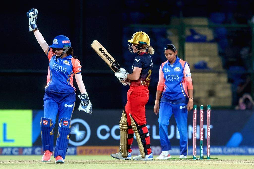 New Delhi : WPL Match Between Mumbai Indians And Royal Challengers ...