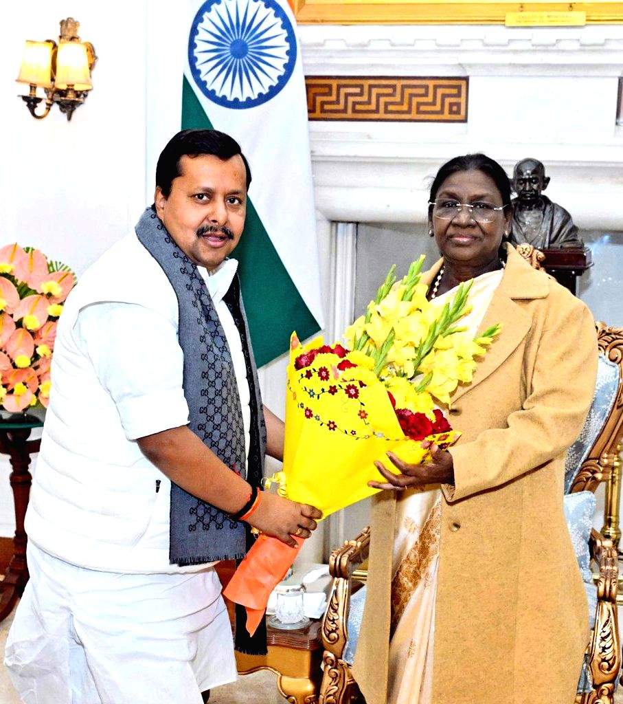 Nitin Nabin Meets President Murmu
