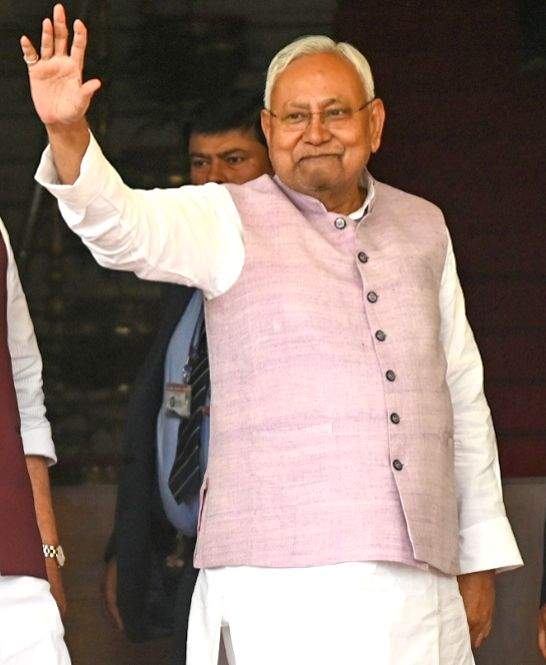 Nitish Kumar arrives for Budget session