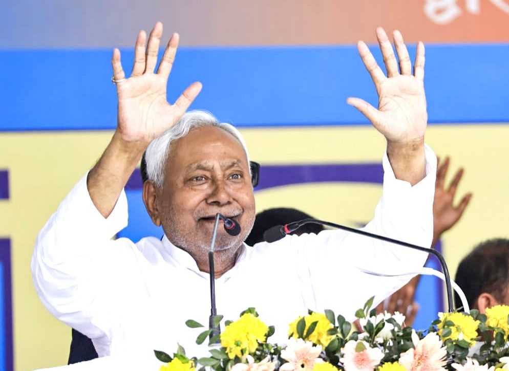 Nitish Kumar Interacts with Public During Samriddhi Yatra