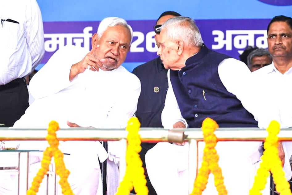 Nitish Kumar Interacts with Public During Samriddhi Yatra