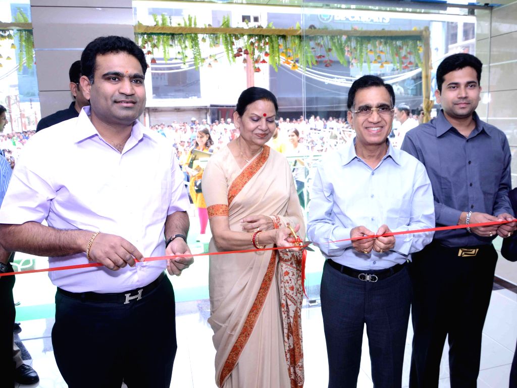 Kalyan Jewellers - showroom launch